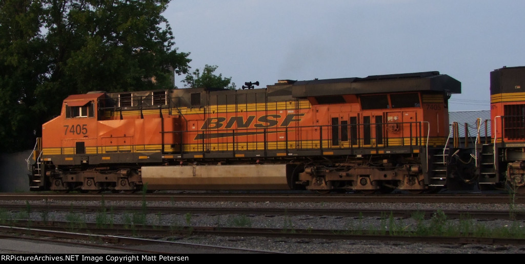 BNSF 7405